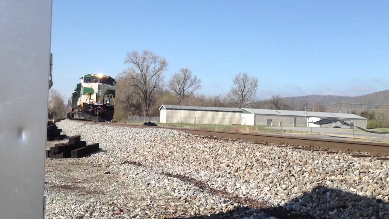 Southern 8099 leads NS 957 Dayton, TN - YouTube