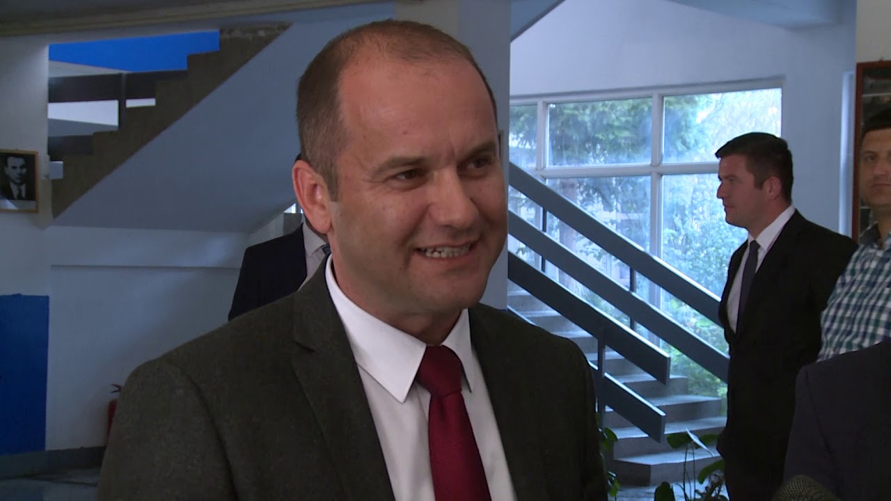 Kompania IPKO ka mbështetur Gjimnazin "Dr Shaban Hashani" me një ...