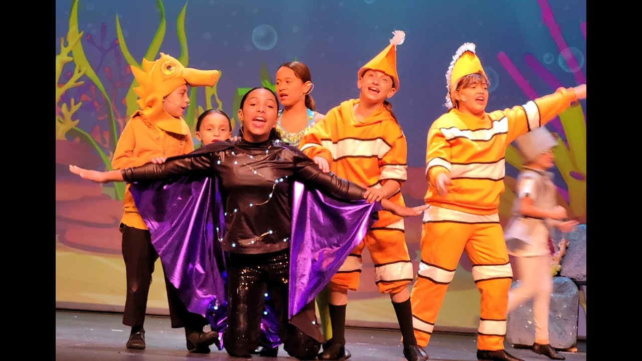 GIANNA GRANT as PROFESSOR RAY and NIGEL in "FINDING NEMO, JR." - YouTube