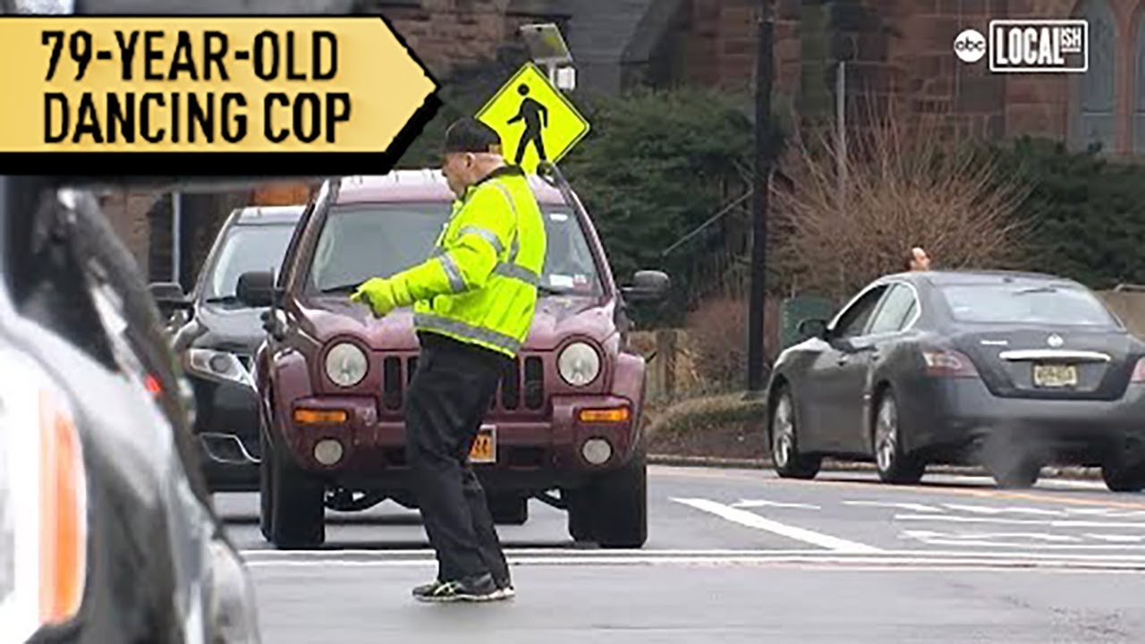 Dancing Cop Directing Traffic & Delivering Smiles | All Good - YouTube