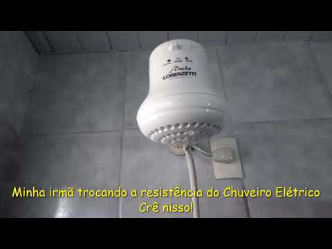 Nossa ! MINHA IRMÃ trocando a resistência do Chuveiro Elétrico - kkk vai virar febre o desafio
