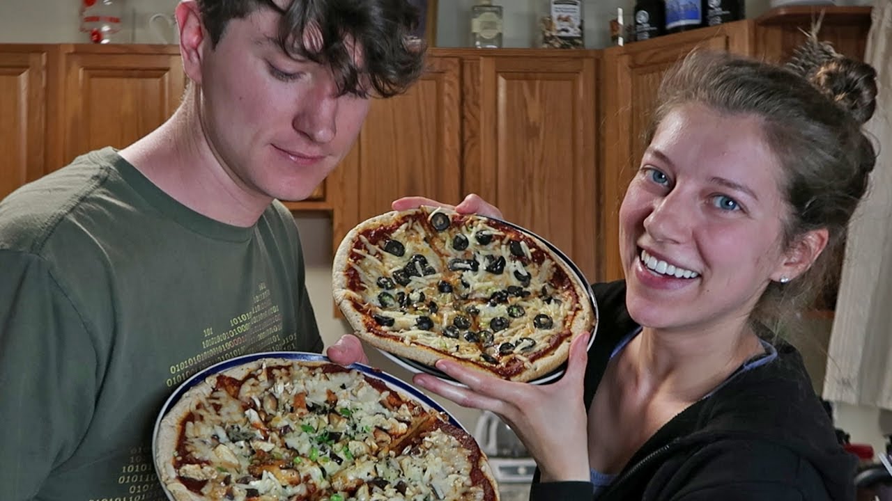 Lazy Vegan Pizzas! | Mediocre Kitchen Ep. 2 - YouTube