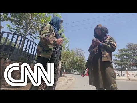 Após bloqueios do Talibã, poucos afegãos conseguem chegar ao aeroporto de Cabul | CNN PRIME TIME