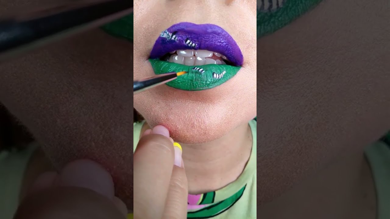 Beetlejuice lip art tutorial with sandworm! - YouTube