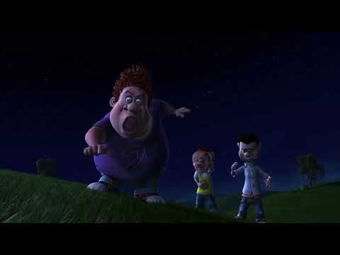 Lumpjaw growls at Snotty Boy - YouTube