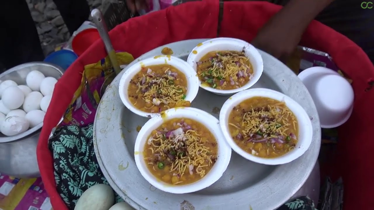 Most Popular Egg Ghugni Of India Very Spicy Tasty Ever |||Indian Street ...