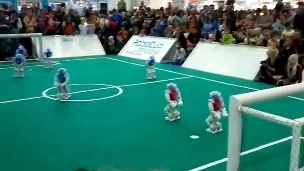 Fussballspiel der Roboter - Robot Soccer / Football 13 min Oktober 2015 ...