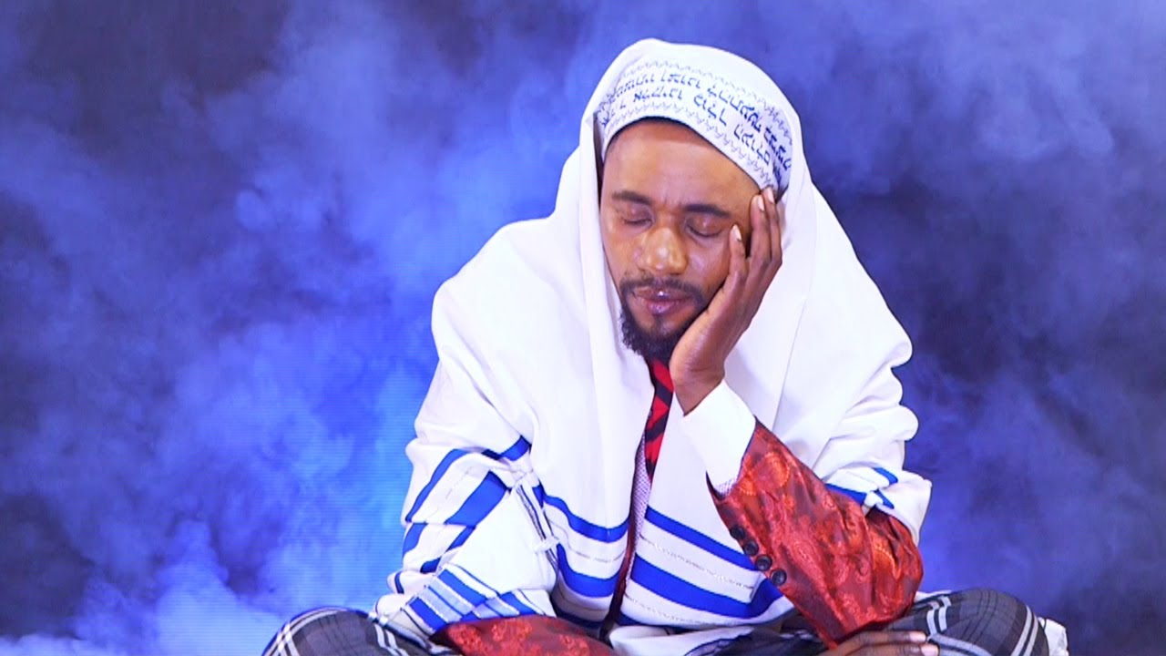 Pastor Moses Maisha Ya Dunia Remix Official Music Video - YouTube