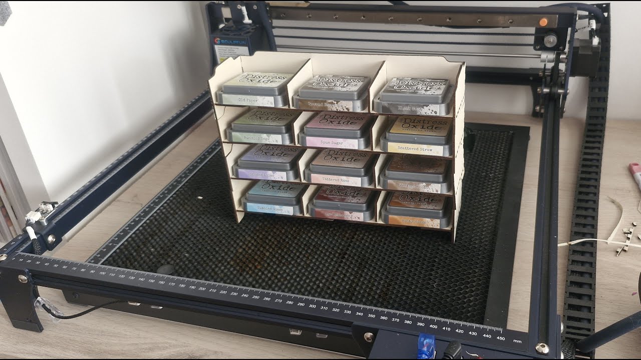 Rangement pour distress Oxide avec nos machines de découpe - YouTube
