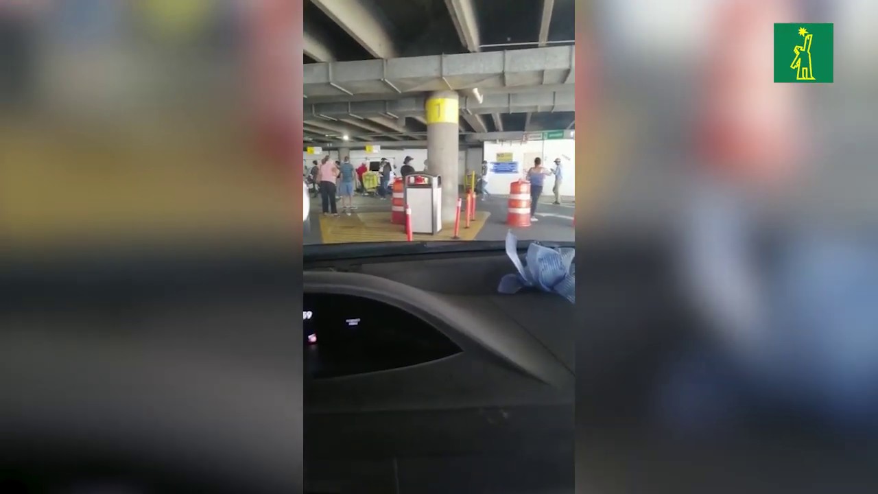 Largas filas para comprar en Multicentro La Sirena de la Av. Winston ...