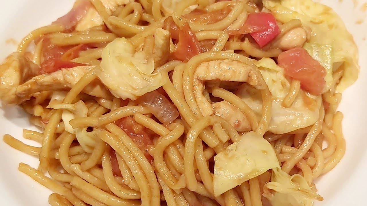 Tasty Fried Yellow Noodles//Singapore Hokkien Mee//Chow Mien - YouTube