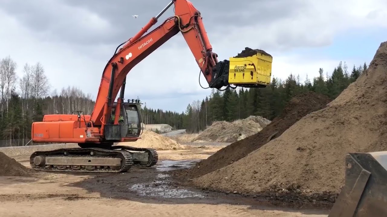 Remu EX140 Screening Bucket 2020 Tampere processing topsoil. - YouTube