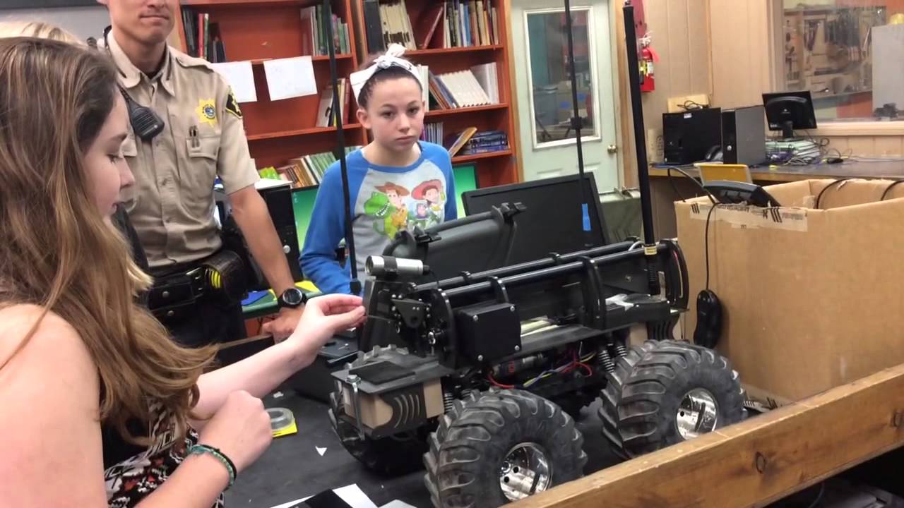 Gilchrist 8th Grade Robotics Team - YouTube