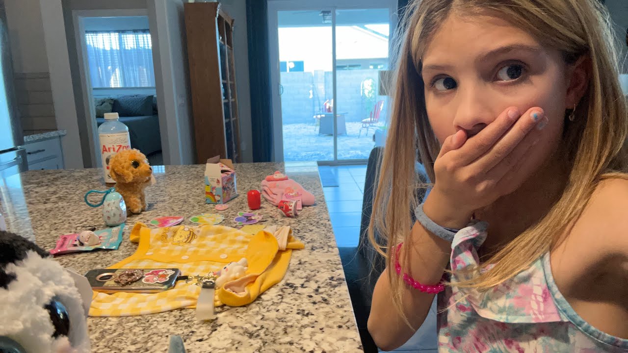 HELLO KITTY AND FRIENDS HALL! - YouTube