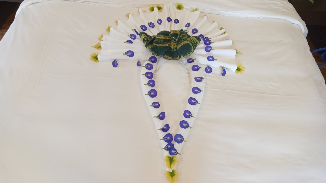 how to make towel folding design||beautiful bed decoration|housekeeping ...