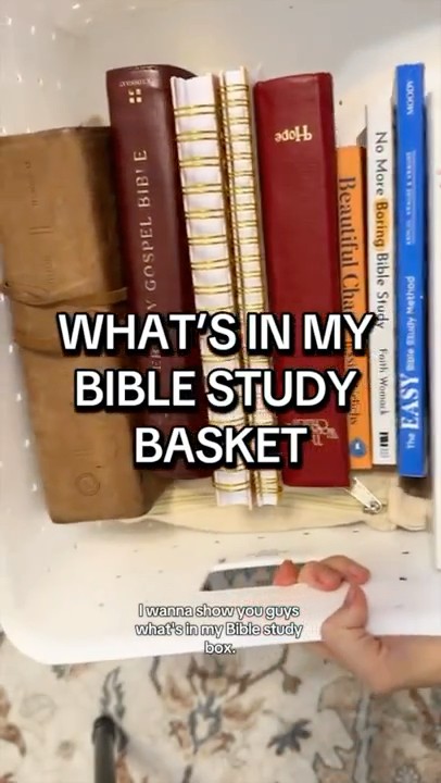 Everything in My Bible Study Basket / Box 🧺📖 - YouTube