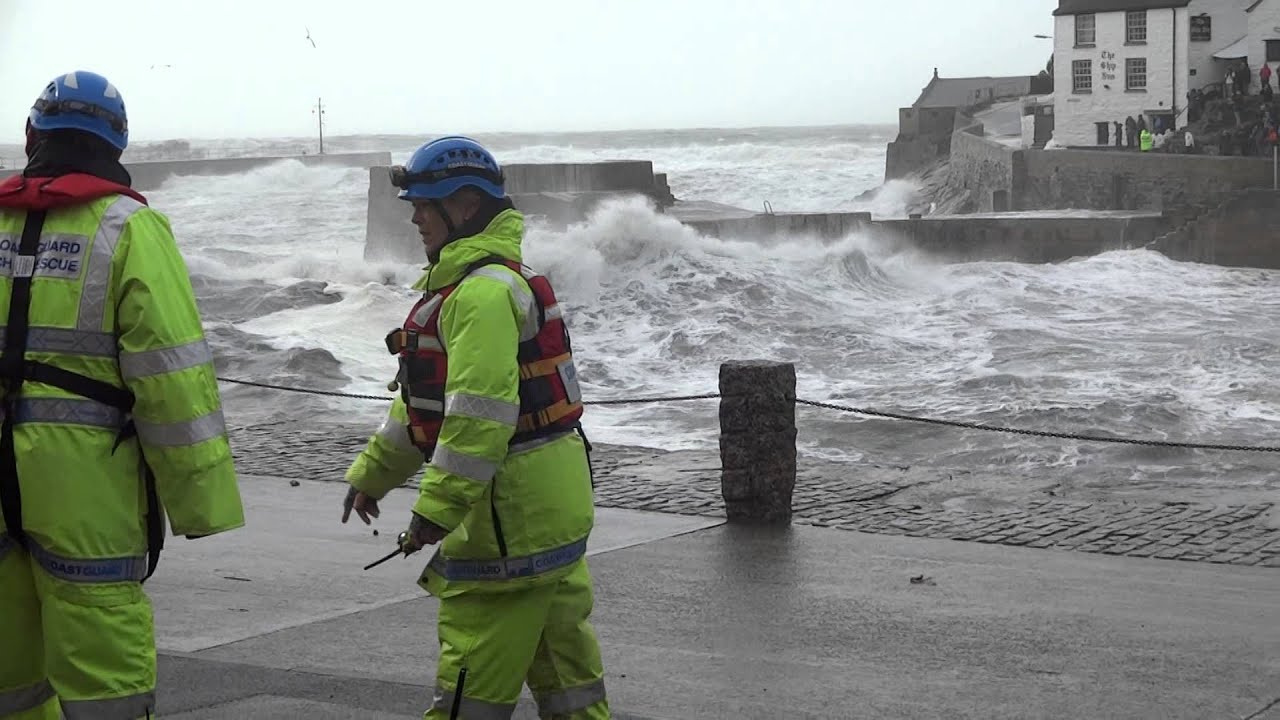 Porthleven Storm 08-02-2014 Eventually a wave comes in - YouTube
