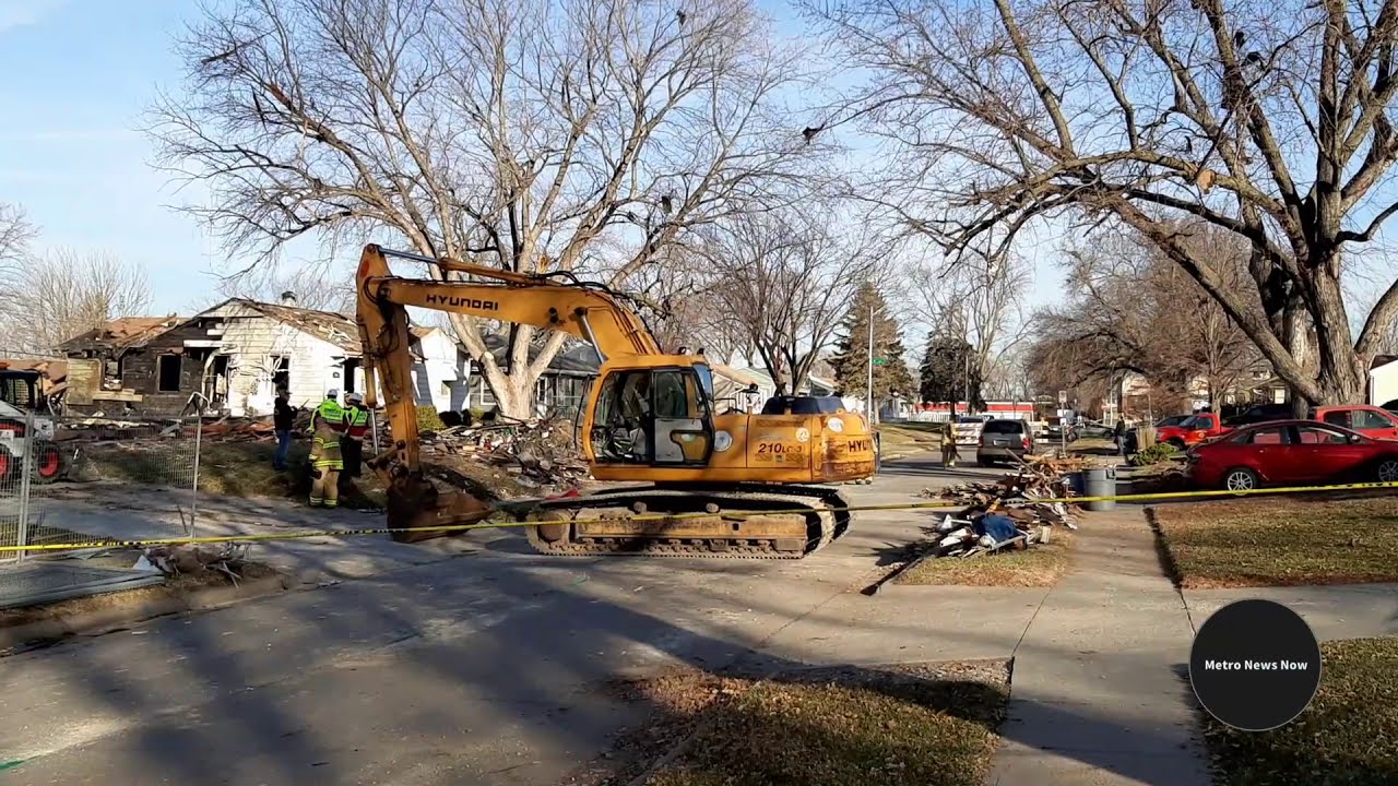 House Explosion at 4810 S. 51st Street in Omaha, Nebraska kills 3 - YouTube