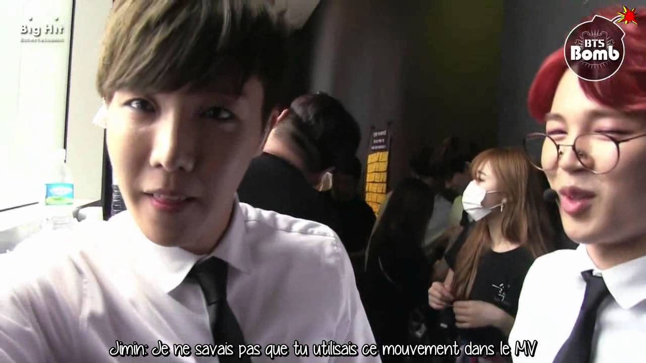 [VOSTFR] (BANGTAN BOMB) j hope's gesture at 'DOPE' MV - YouTube