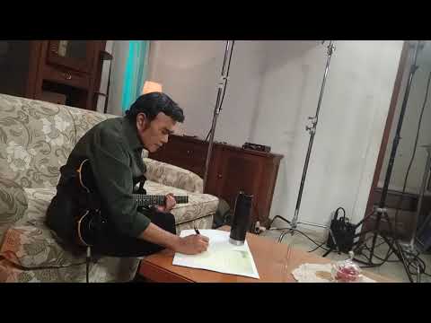 Adegan pak haji Rhoma irama menciptakan lagu virus corona