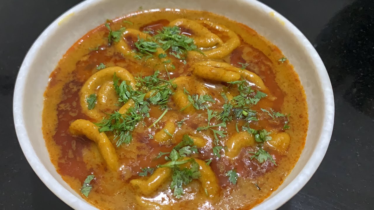 झणझणीत चमचमीत शेंगोळे|winter recipe|spicy shingoli - YouTube