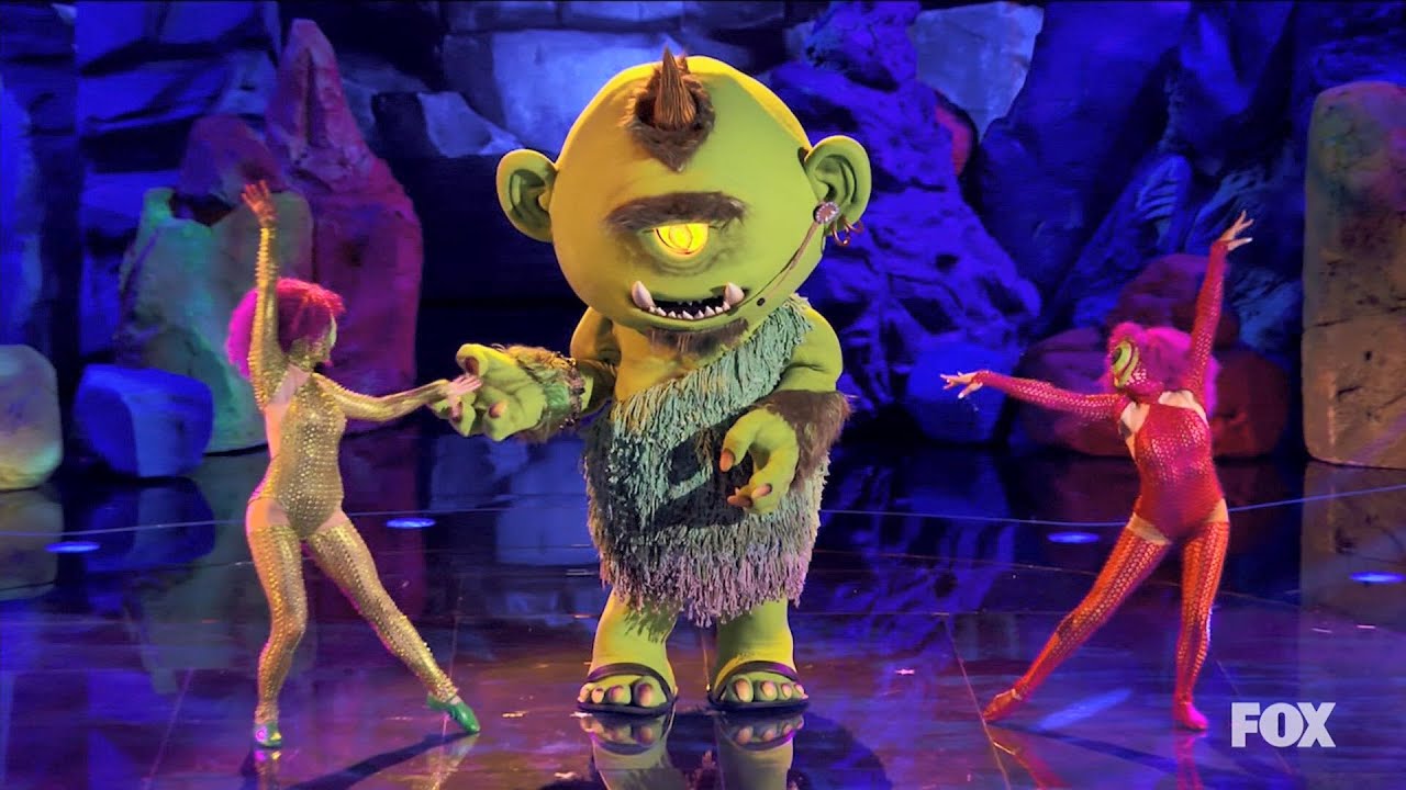 The Masked Singer 7 - Cyclops Sings Elvis Suspicious Minds - YouTube