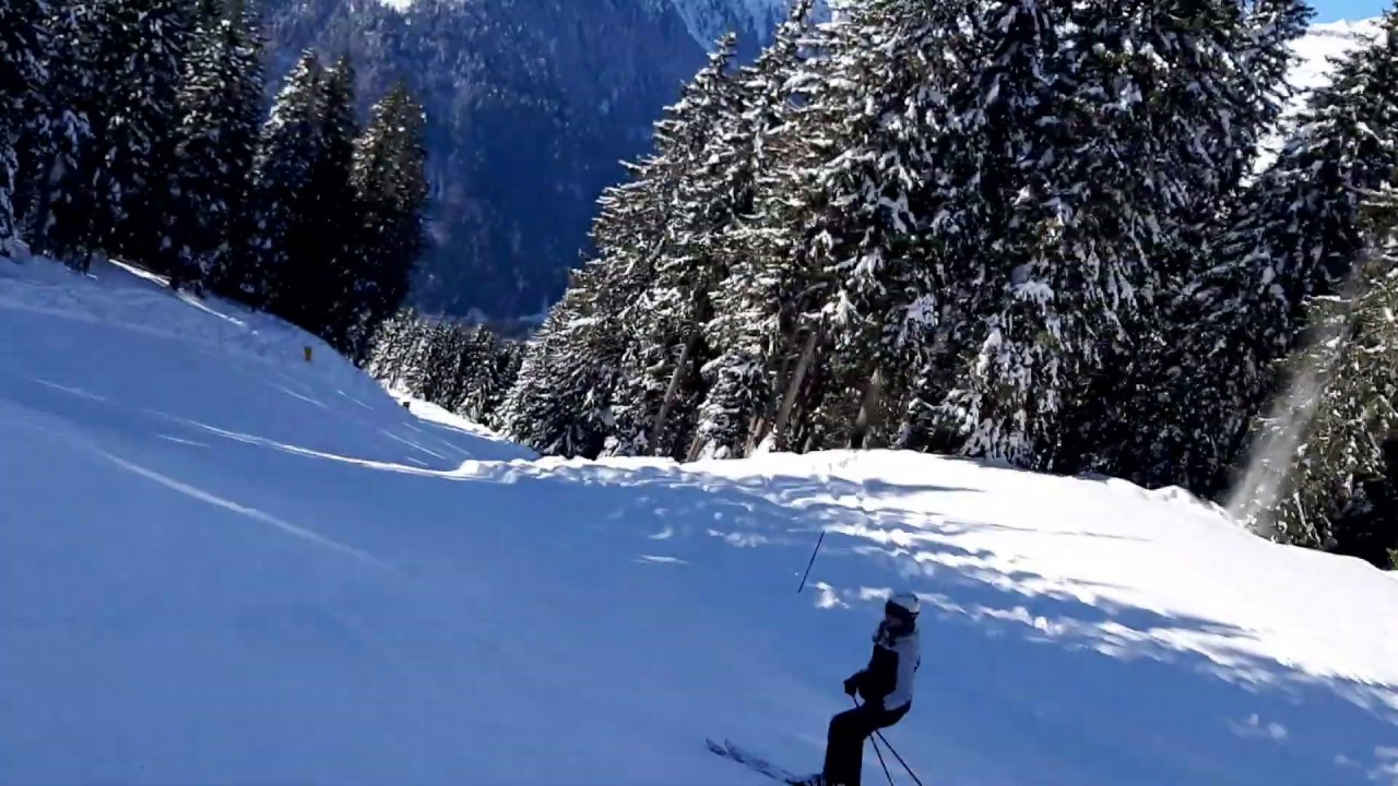 Skiing 2019 in Pinzolo, red piste 107, full run - YouTube