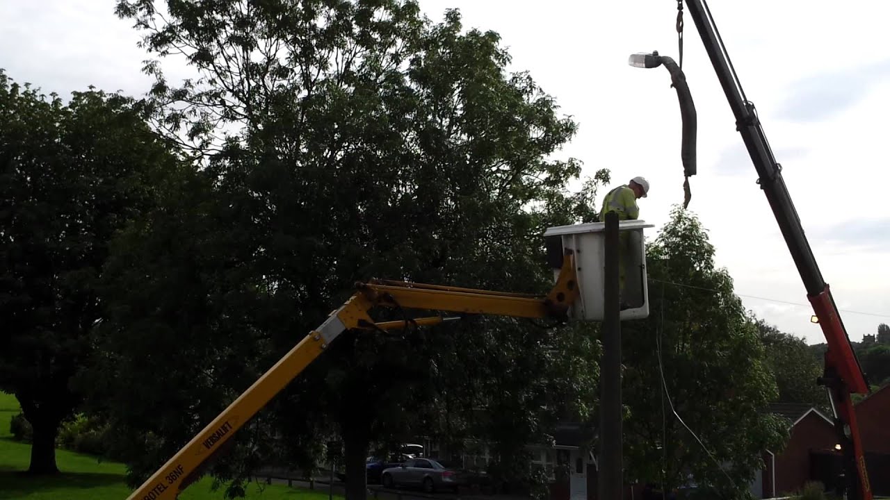 Streetlight replacement - YouTube