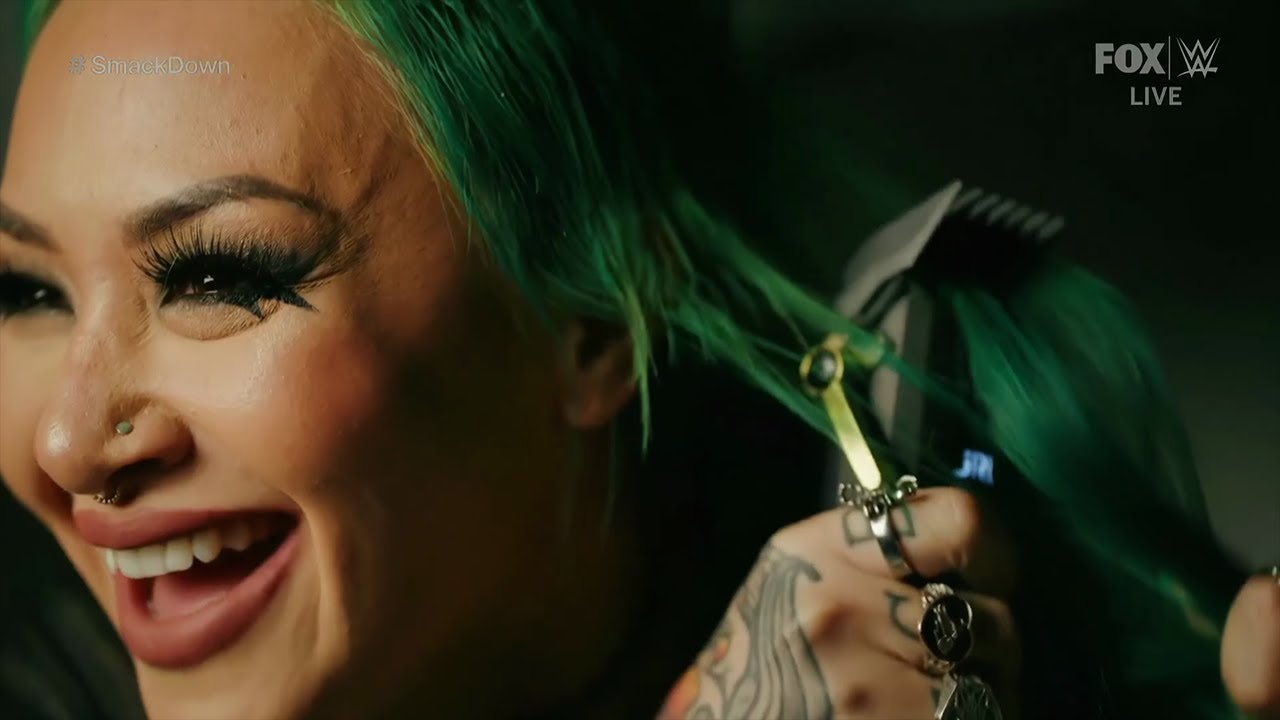 Shotzi Cuts Off Her Hair and Threatens Bayley & Iyo Sky on WWE ...