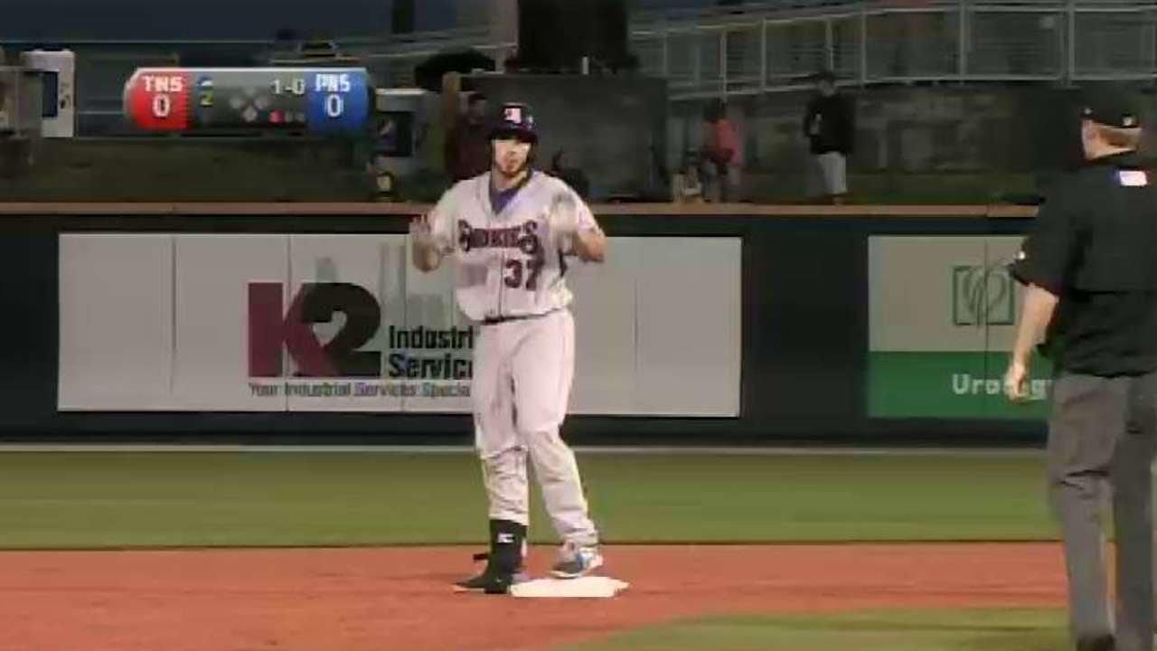 Charles Cutler doubles for Tennessee - YouTube