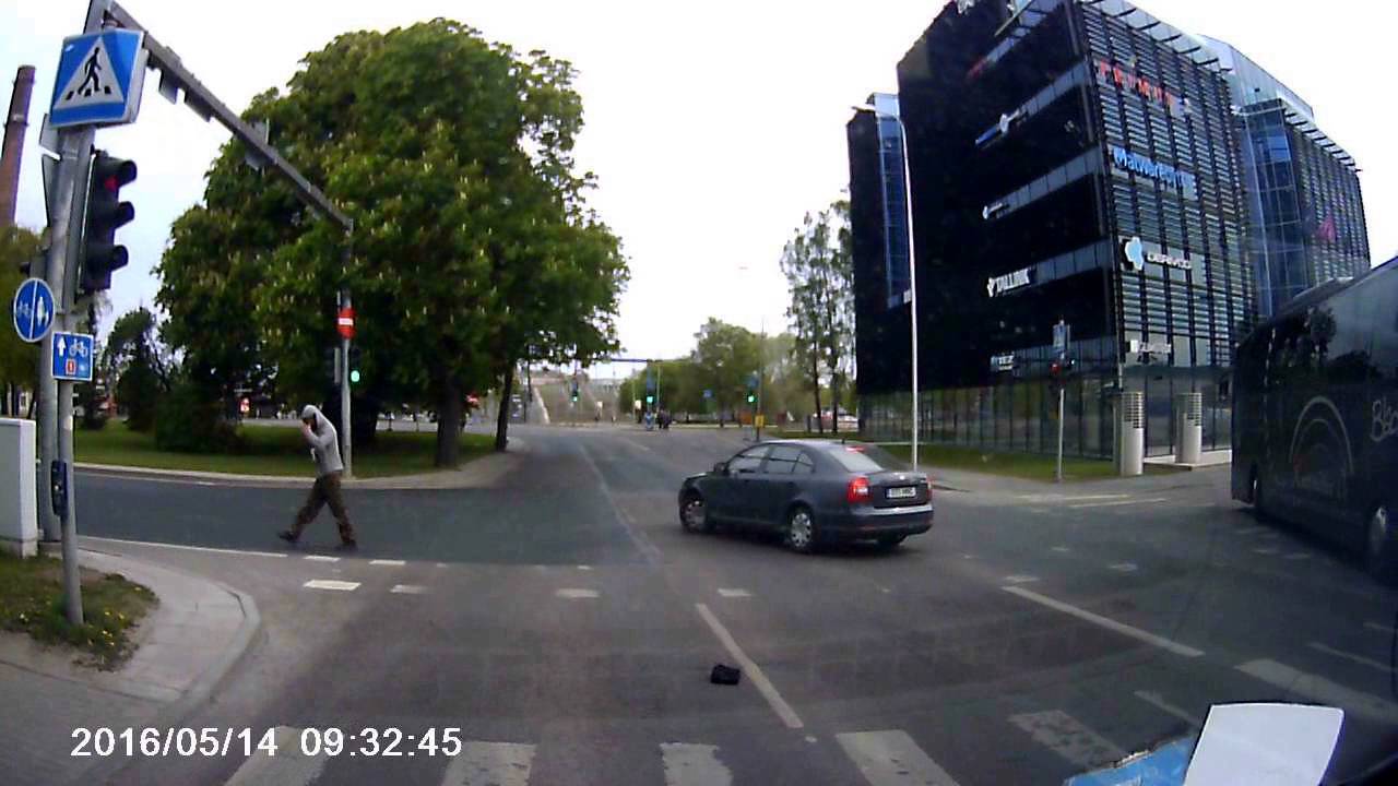 Pedestrian crossing with red light - YouTube