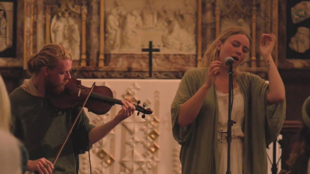 Myrgh an Mor - Elizabeth Freeborn Live at St Laudus Church - YouTube