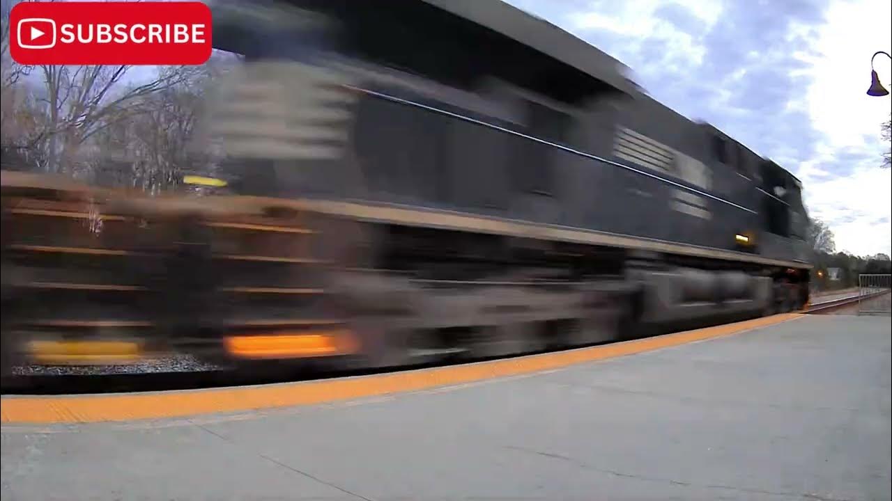 Hauling Freight at a Fast Pace | Train Videos #train #railway - YouTube