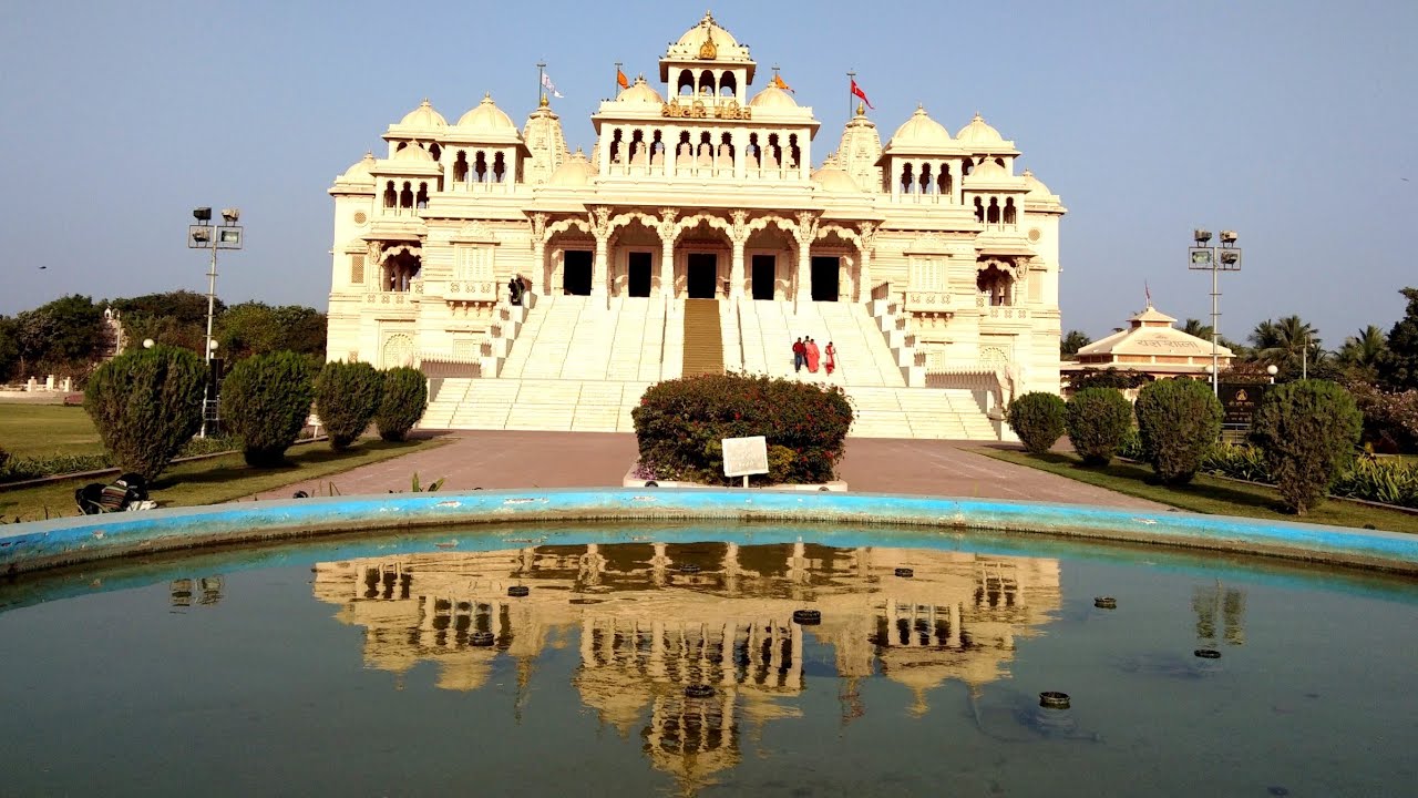 Shree Hari Mandir (Sandipani) in Porbandar, Beautiful Mandir, Garden ...