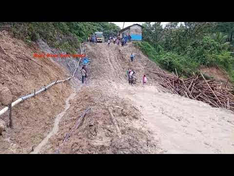 situasi dan kondisi batu jomba harini masih seperti biasanya.belum ada tanda2 perbaikan jalan ...
