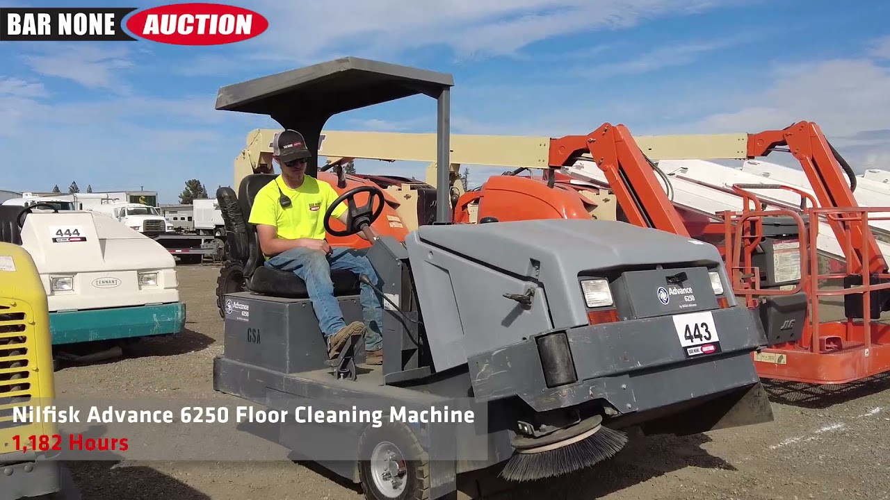Nilfisk Advance 6250 Floor Cleaning Machine - YouTube