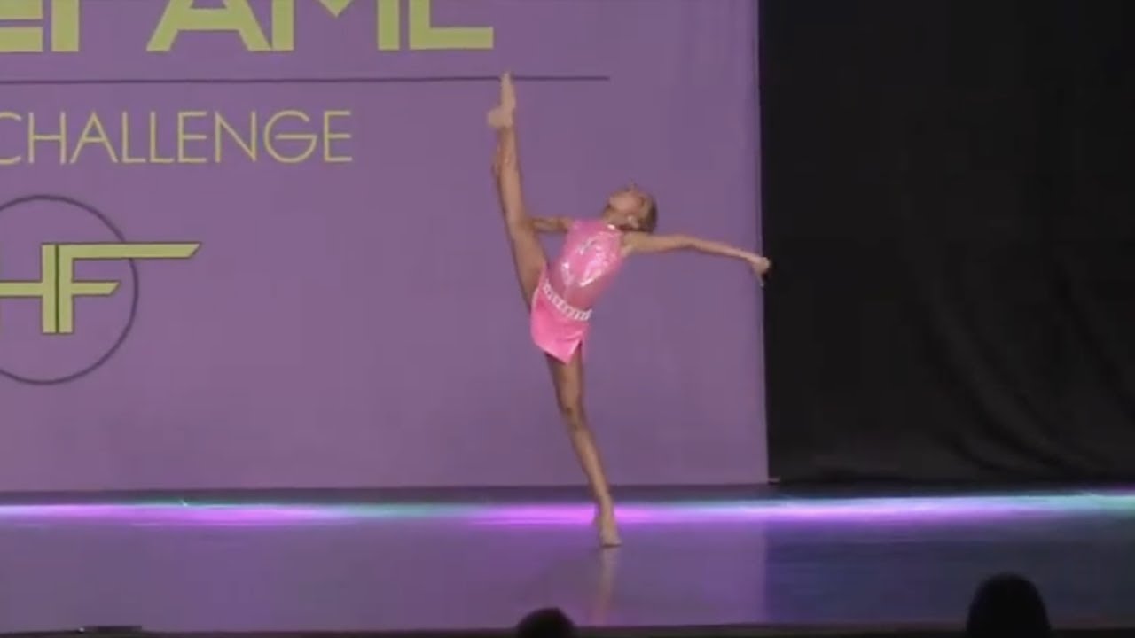 Chloe Hogan - Mama Makes Three (2017) #throwbackthursday - YouTube