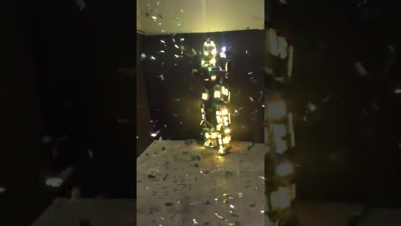 Robot de luces LED para tu evento - YouTube