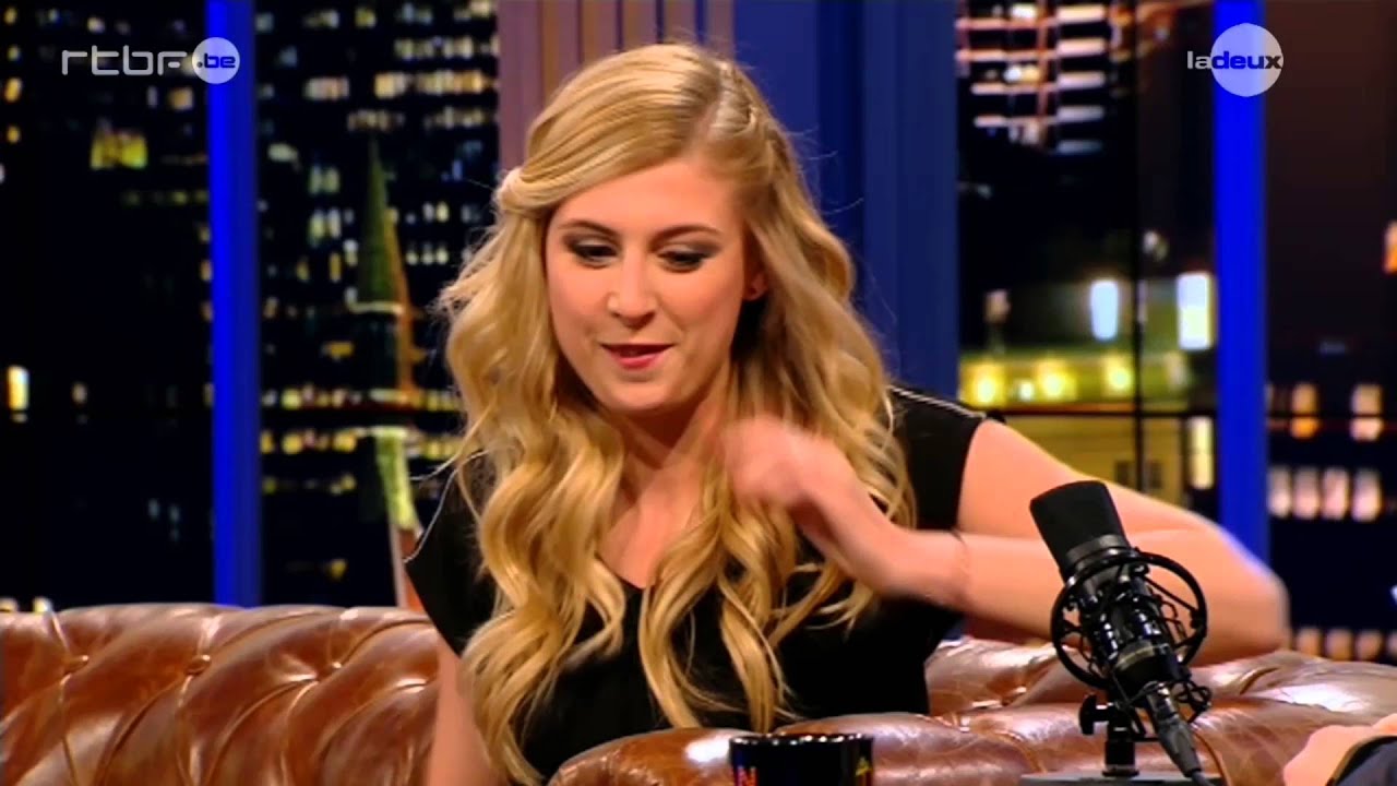 Laura Laune, en spectacle à Abu Dhabi - YouTube