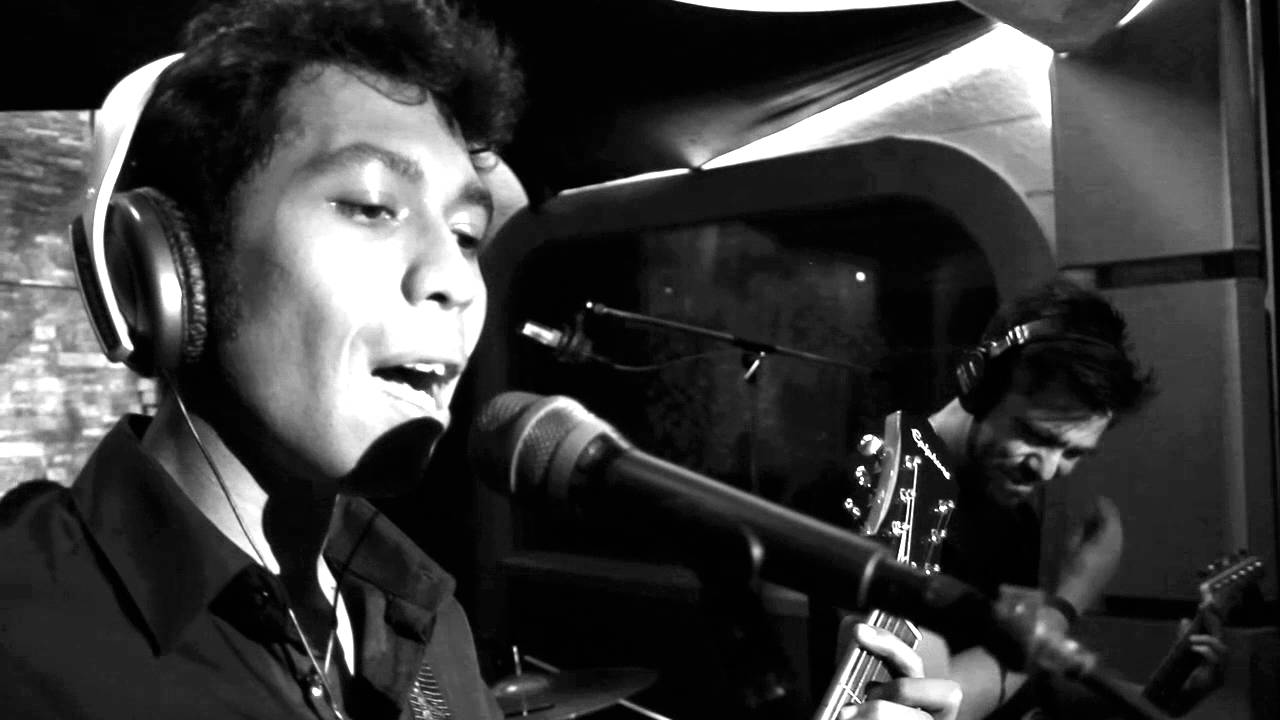 Almaraz III - La Vuelta al Mundo en 80 Citas (En vivo) - YouTube