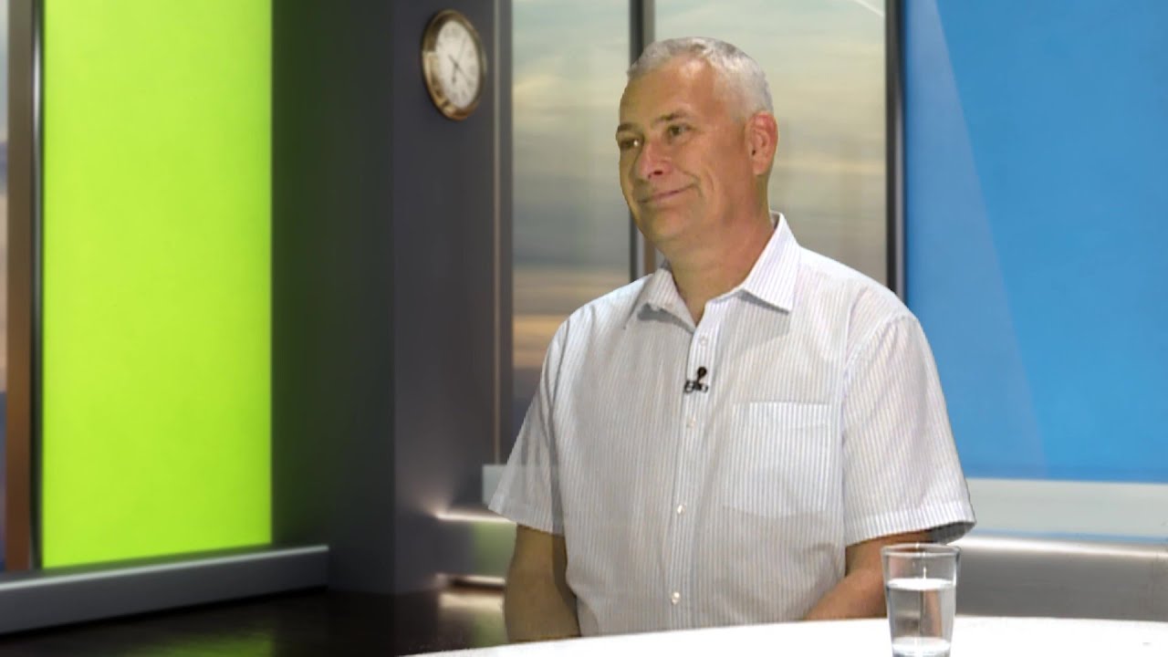 Stúdióbeszélgetés – Papp Zsolt - YouTube