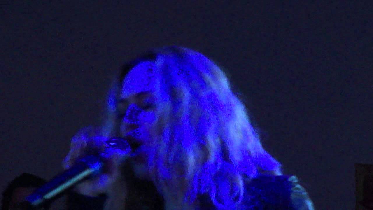 Alexia - Summer is Crazy (Ao vivo no Clube Juventus) 29/06/2013 - YouTube