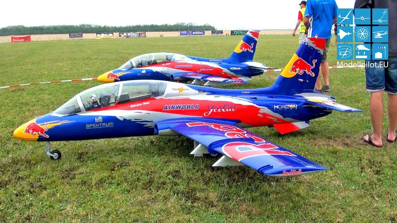 RED BULL TEAM 2X MB-339 RC JETCAT TURBINE JET FORMATION FLIGHT ...