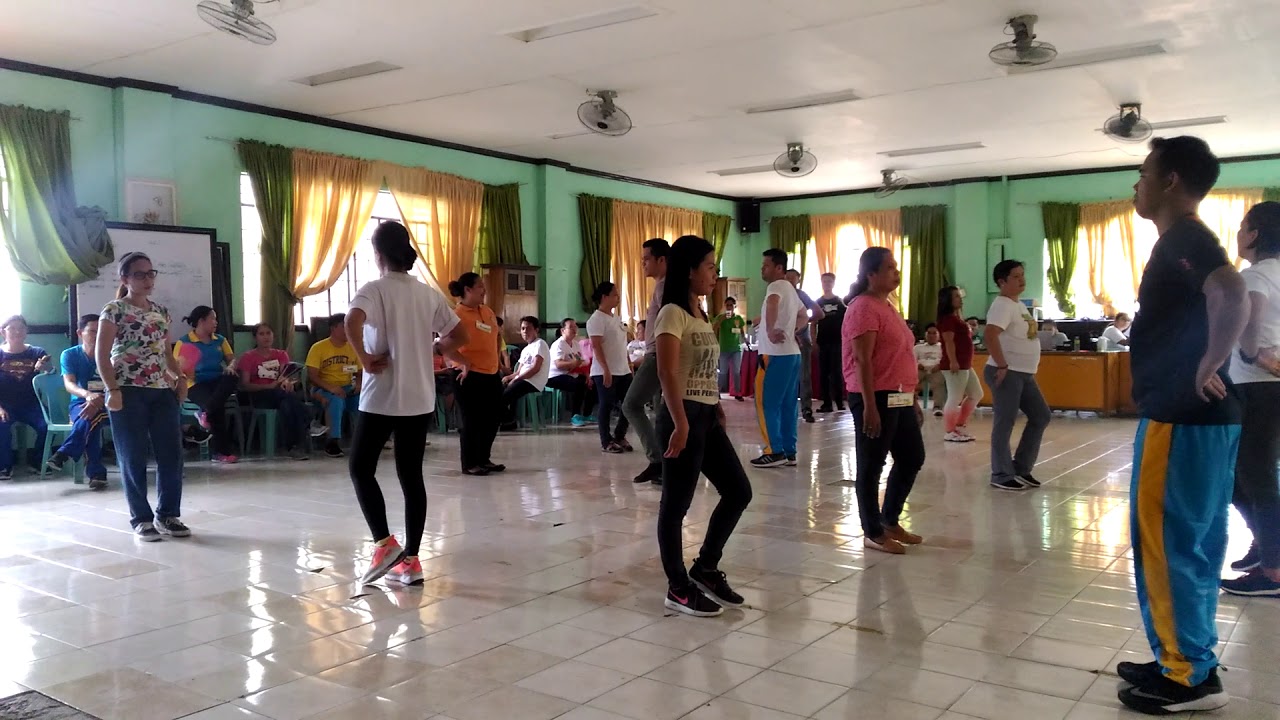 Ba Ingles basic dance step - YouTube