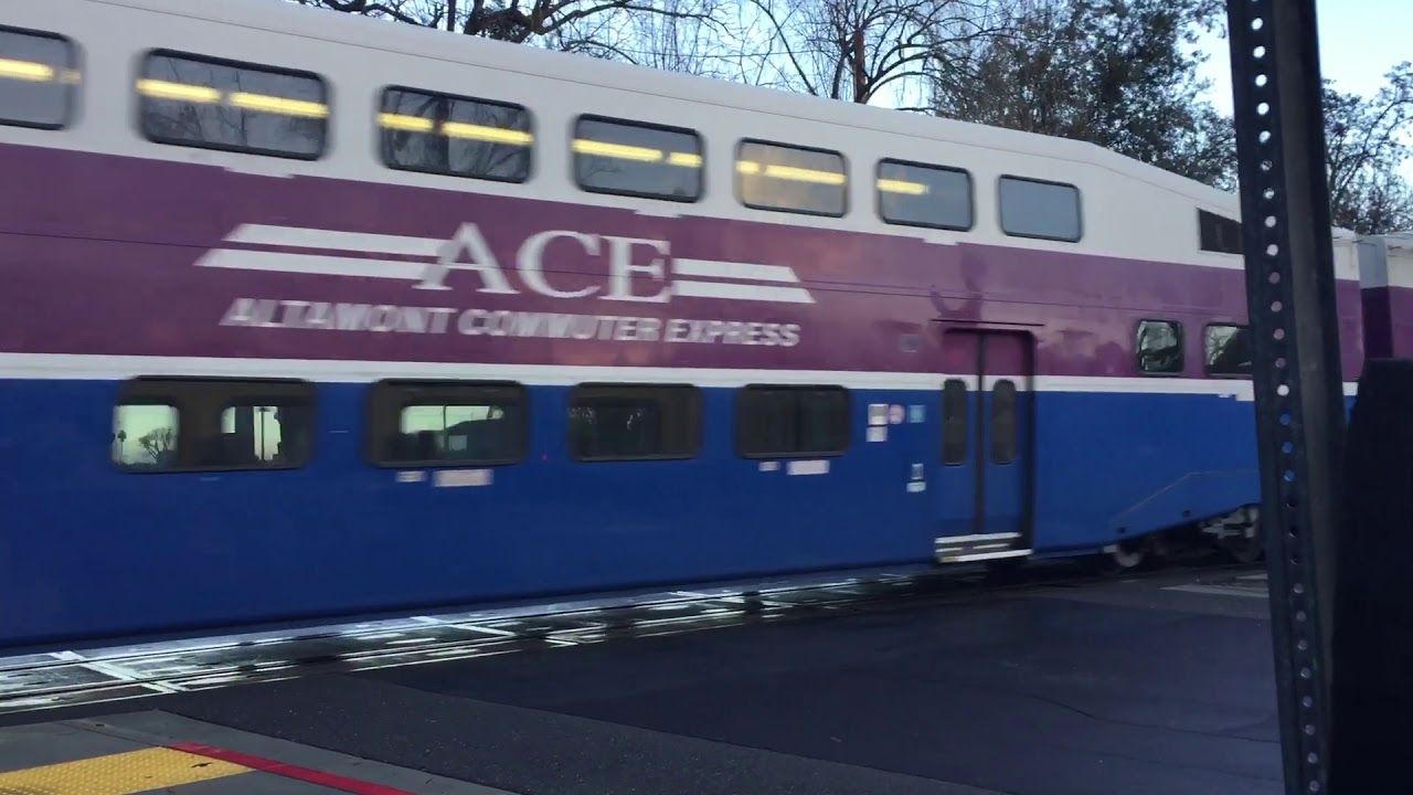 Ace 3105 5:30am super late going through pleasanton - YouTube