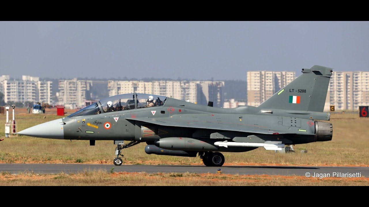 HAL Tejas Mk 1 Trainer (LCA) at Aero India ( 4K Video) - YouTube