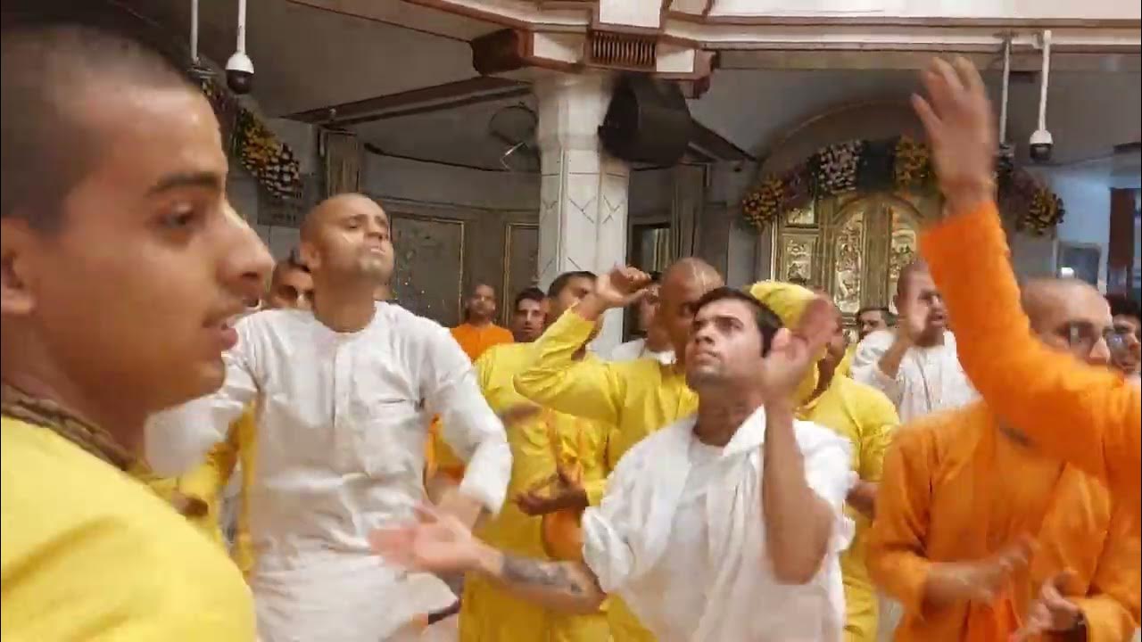 Hare Krishna Kirtan... HH GOPAL KRISHNA Goswami MAHARAJ....🙏 - YouTube