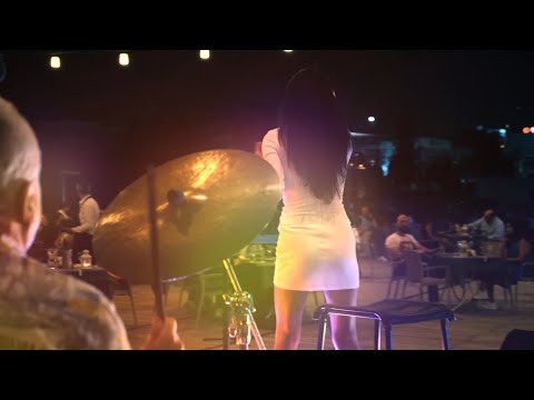 Burak Karaağaç Caz&Trio feat Zeynep Sazak "Hey Jude" Kesit - YouTube