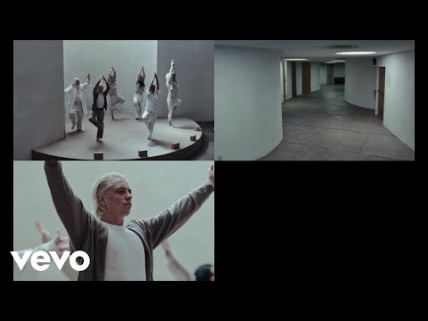 CA7RIEL & Paco Amoroso - Ha Ha