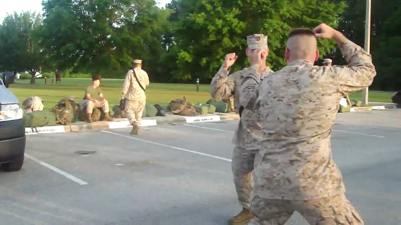 marines fighting!!! - YouTube
